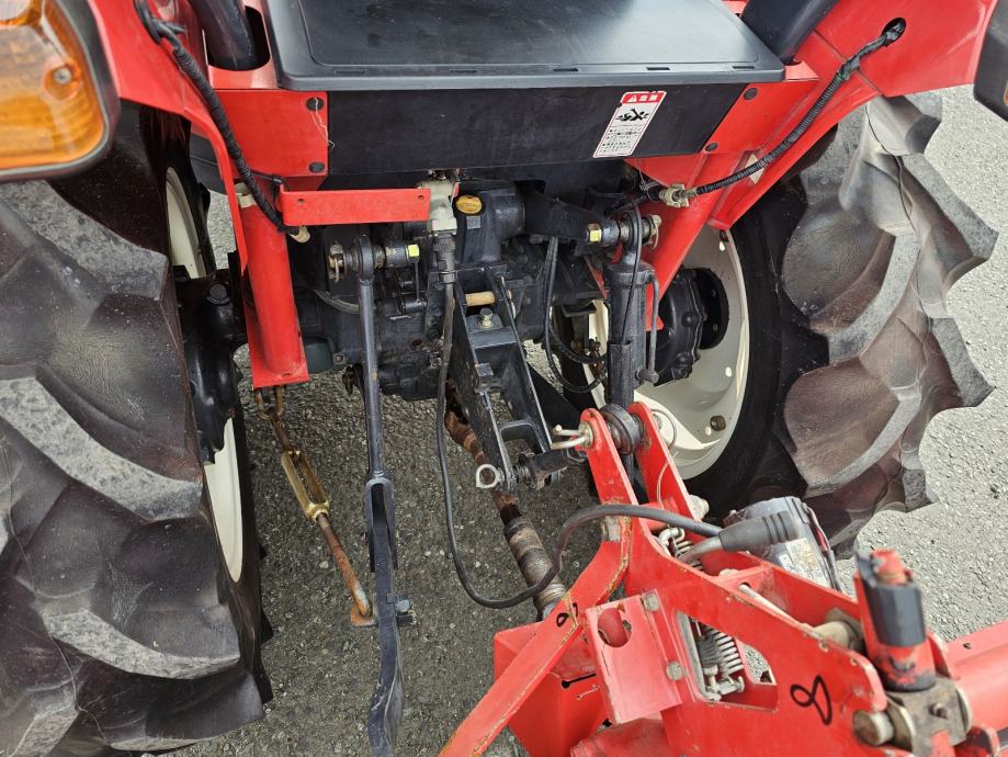 TRAKTOR YANMAR AF 26