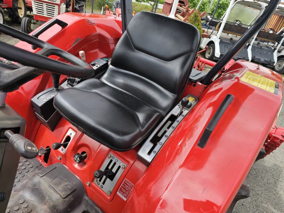 TRAKTOR YANMAR AF 26