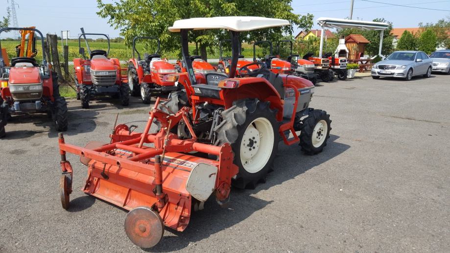 TRAKTOR YANMAR AF-26