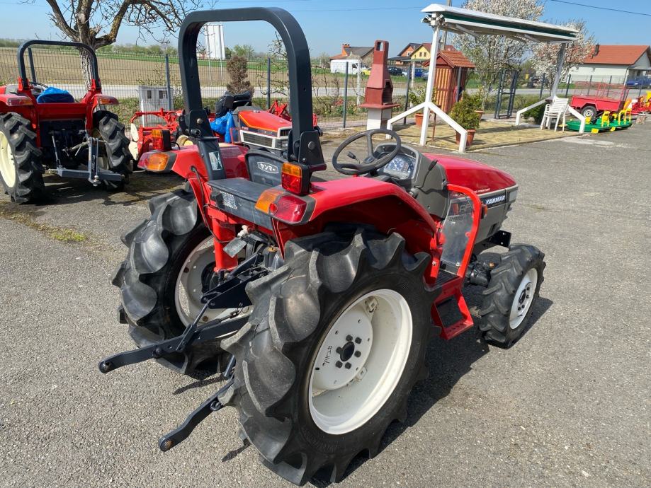 TRAKTOR YANMAR AF-28