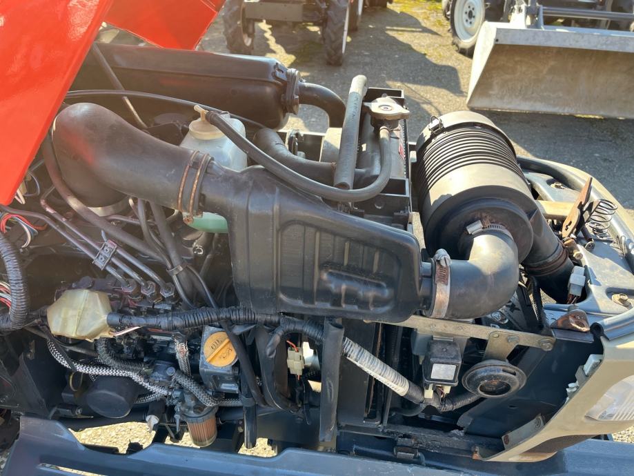 TRAKTOR YANMAR F-250