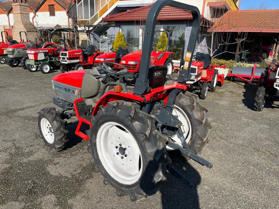 TRAKTOR YANMAR F-250