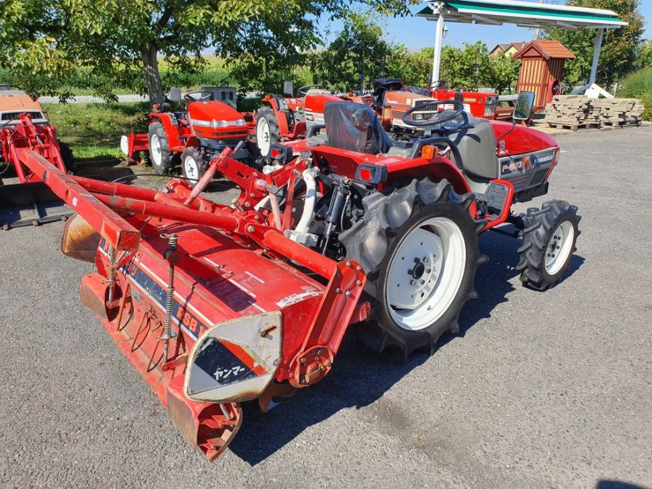 TRAKTOR YANMAR F220