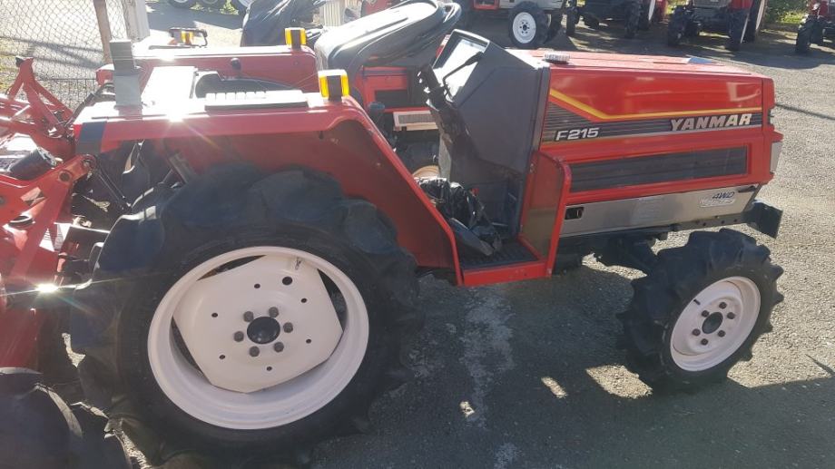 TRAKTOR YANMAR F215