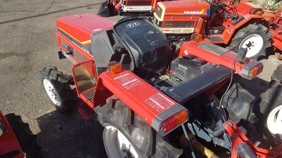TRAKTOR YANMAR F215