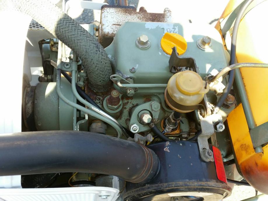 TRAKTOR YANMAR YM 1300D