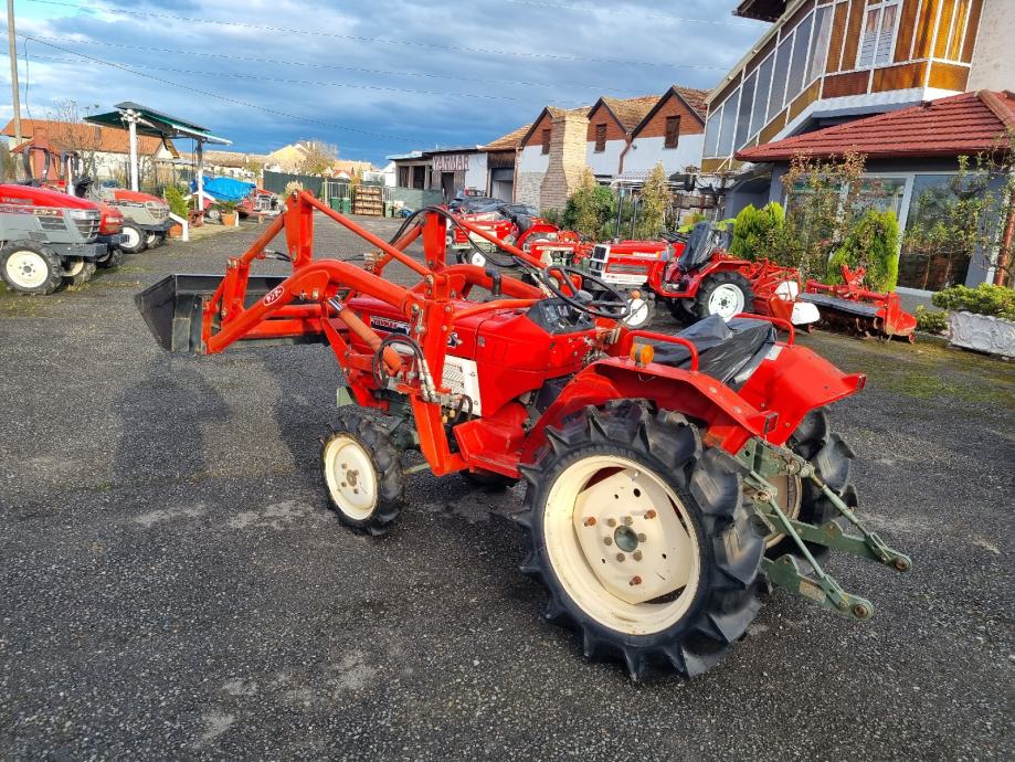 TRAKTOR YANMAR YM 1702D