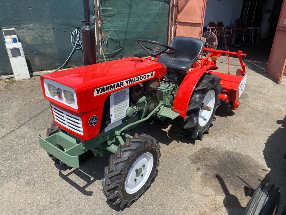 TRAKTOR YANMAR YM1300