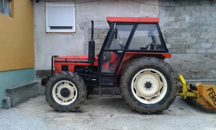 Traktor Zetor 7045