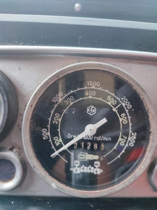 Universal 445 dt 4×4