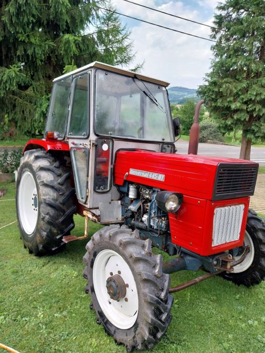 Universal 445 DT