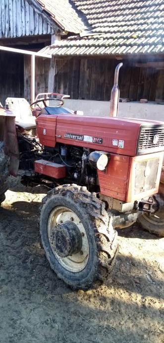 Universal 530 DTC Samoutovarna prikolica i Ruljača za kukuruz