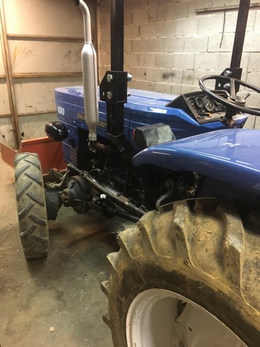 UNIVERSAL 550 MDT 4x4 ODLIČAN