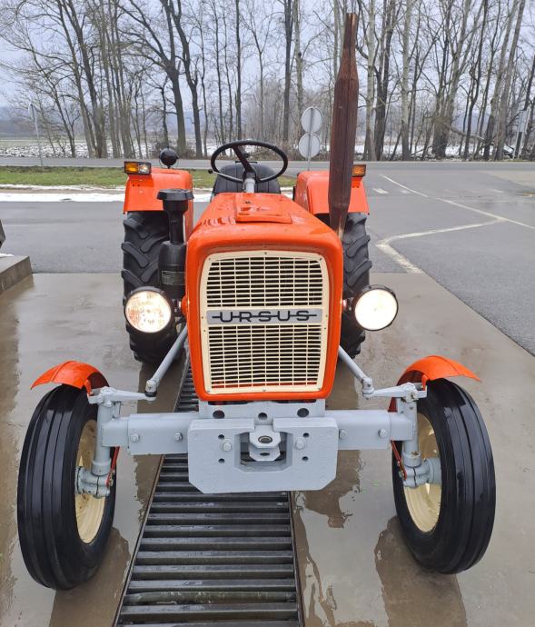 URSUS C335 GENERALNO UREĐEN 1980.GOD KAO NOV