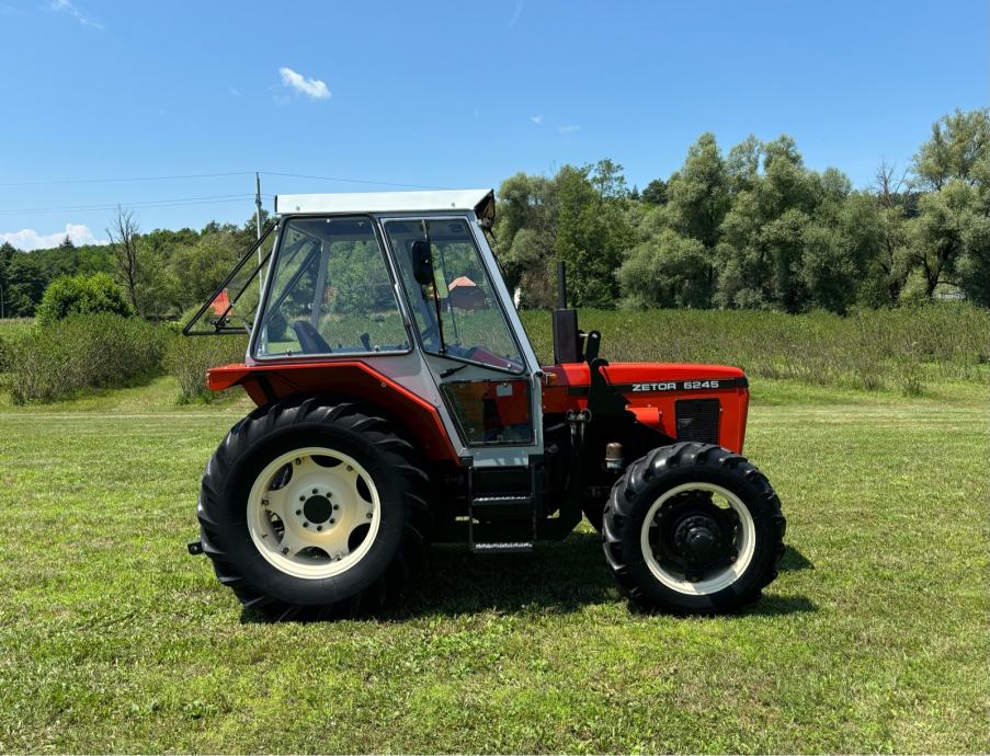 Zetor 6245 *prednji utovarivac *1992god* Registriran 1 godinu*