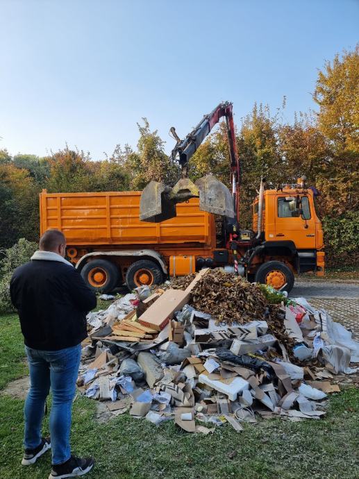 Kamion grajfer kiper odvoz glomaznog otpada te šute