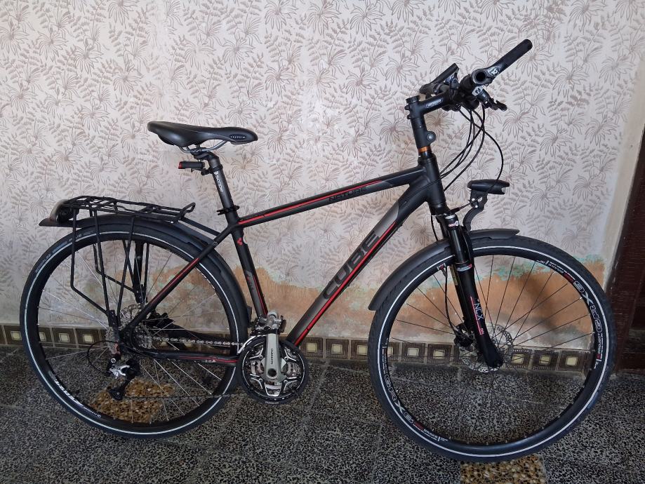 Trekking bicikl CUBE-28