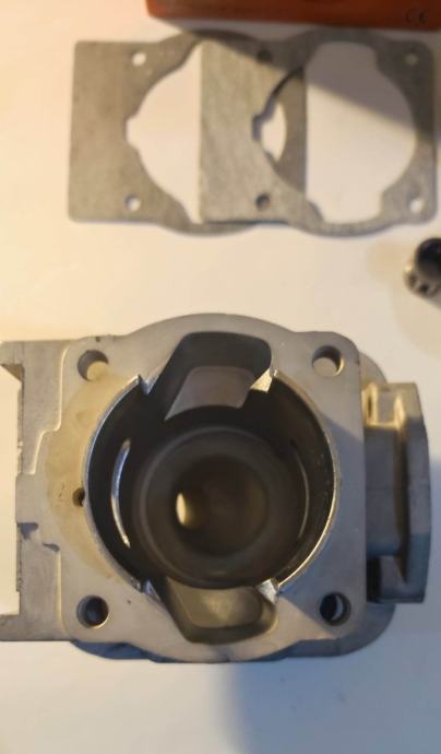 KLIP I CILINDAR ZA TRIMER (za kineske modele)