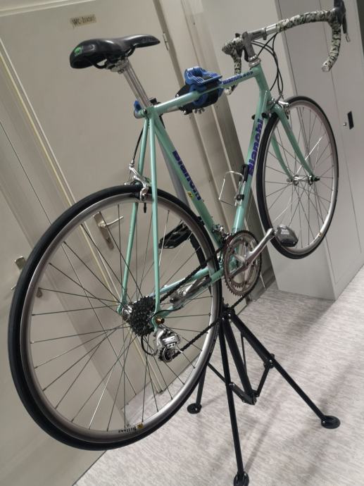 Bianchi 605. Campagnolo Veloce i Avanti 8 s.