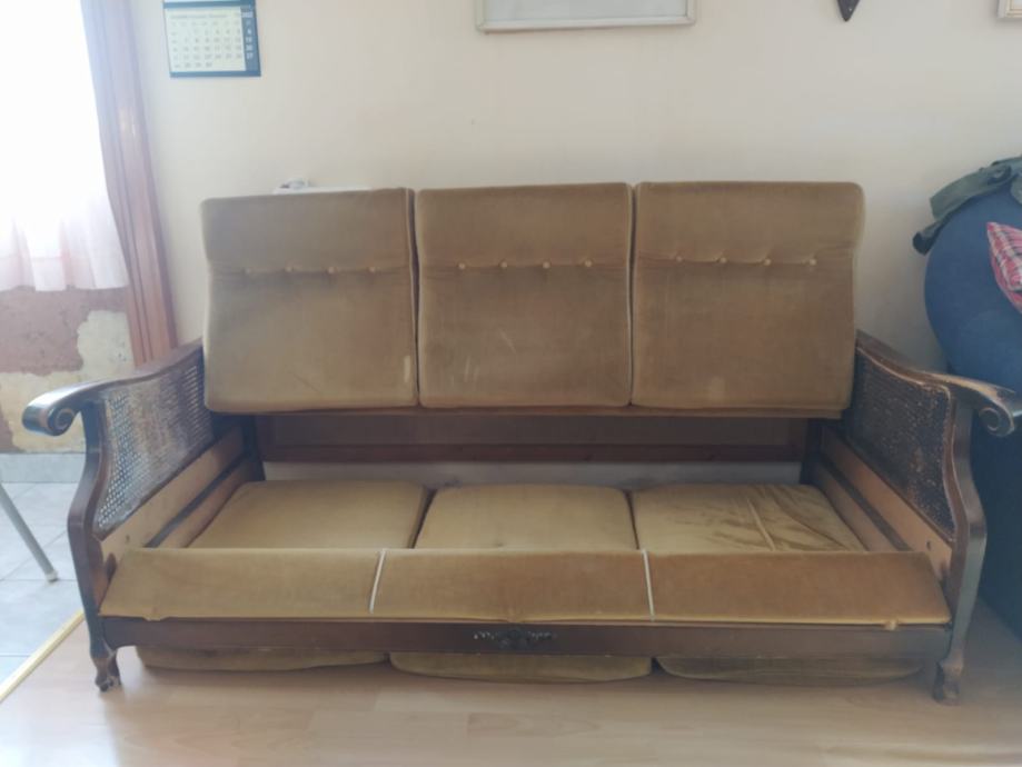 Vintage starinski trosjed kauč od punog drva i ratana