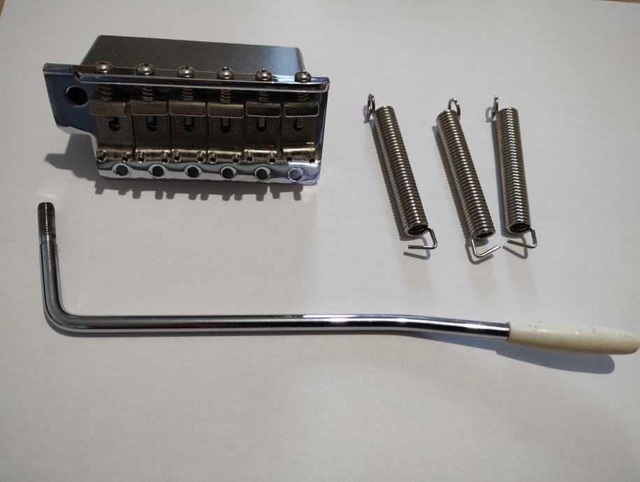 Fender Road Worn Strat 60s reissue 6 point bridge, prodajem/mijenjam