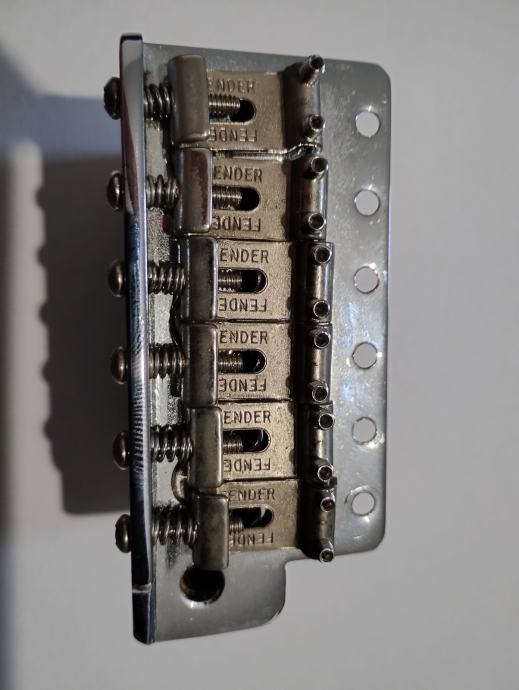 Fender Road Worn Strat 60s reissue 6 point bridge, prodajem/mijenjam