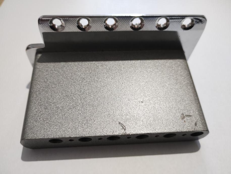 Fender Road Worn Strat 60s reissue 6 point bridge, prodajem/mijenjam