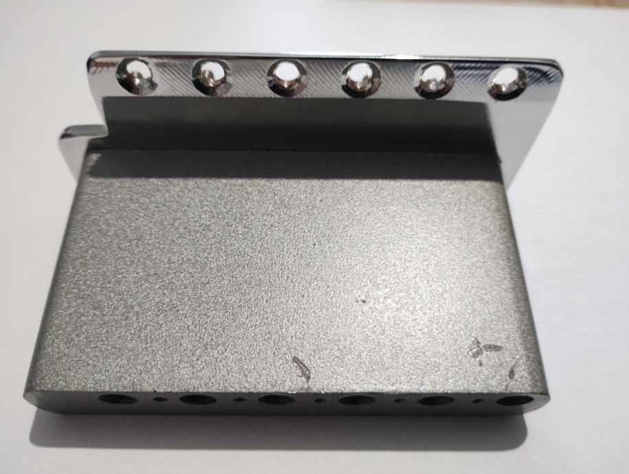 Fender Road Worn Strat 60s reissue 6 point bridge, prodajem/mijenjam