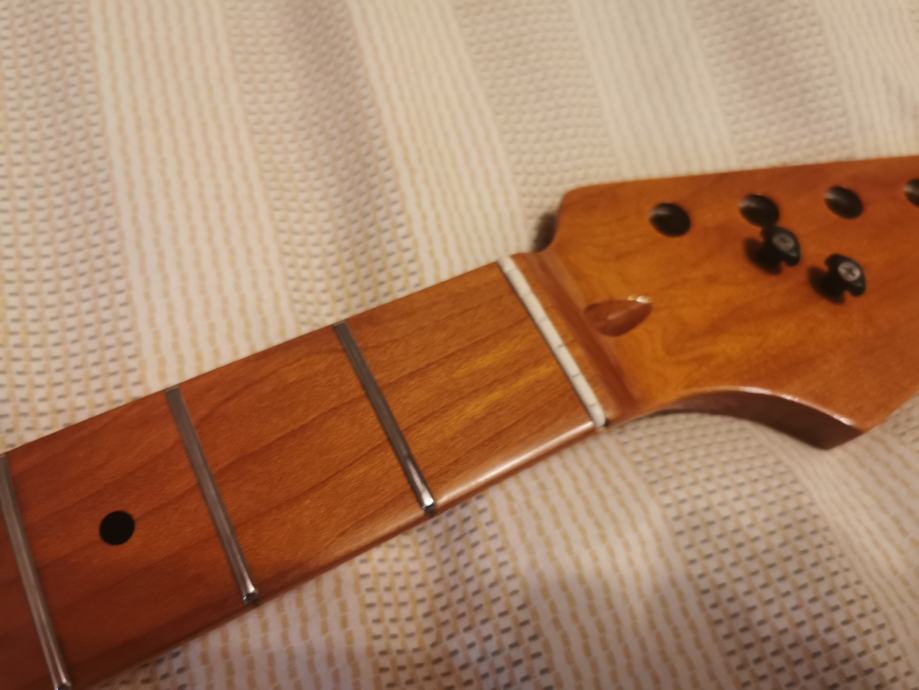 STRAT NECK NOVO ROASTED MAPLE