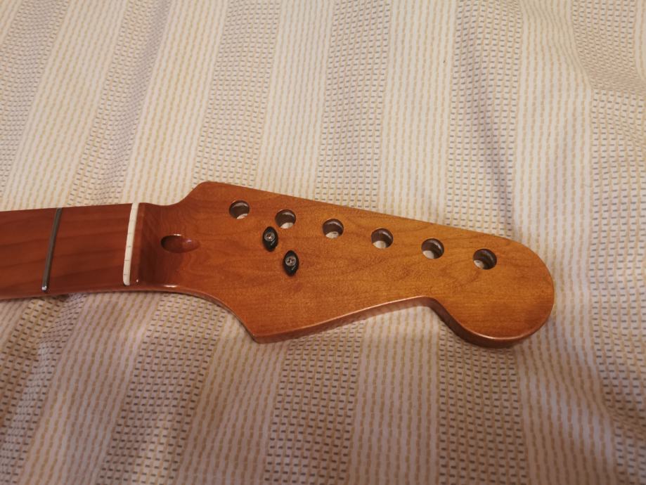 STRAT NECK NOVO ROASTED MAPLE