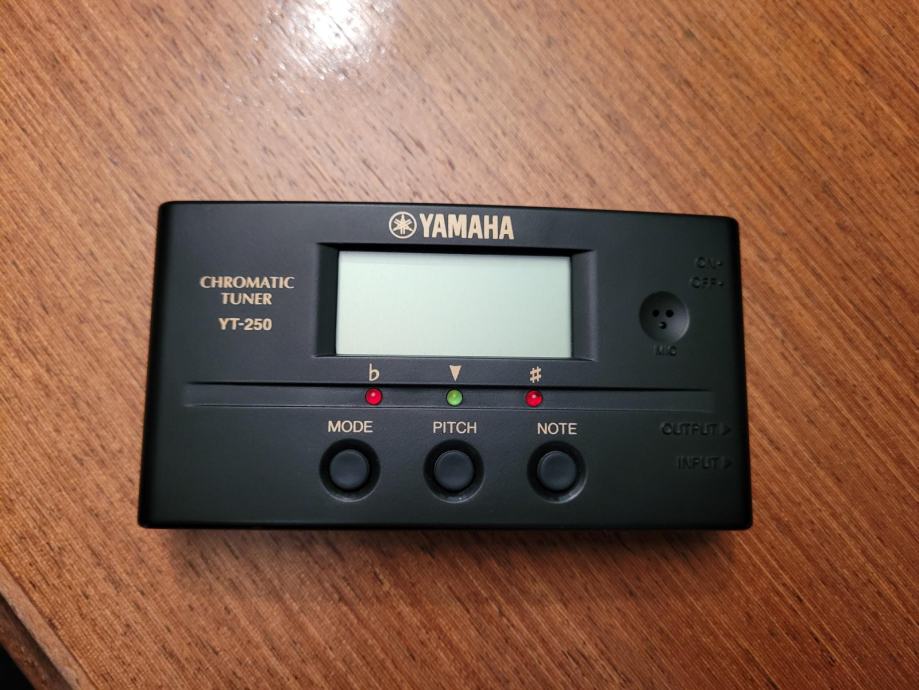 Yamaha YT 250 štimer za gitaru i bas