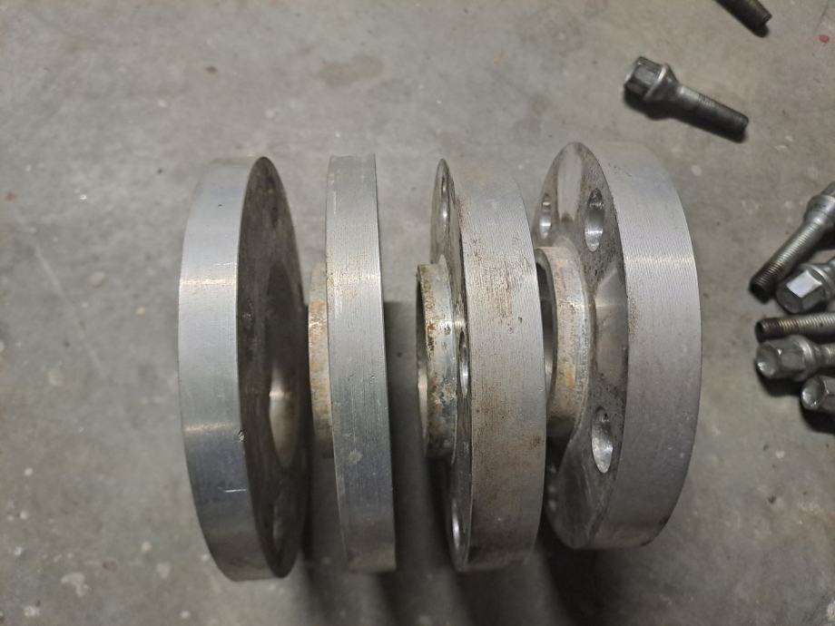 DISTANCERI 5x120 15MM 20MM ŠARAFI BMW E34 E36 E46 E60 E63 E87 E90 E92