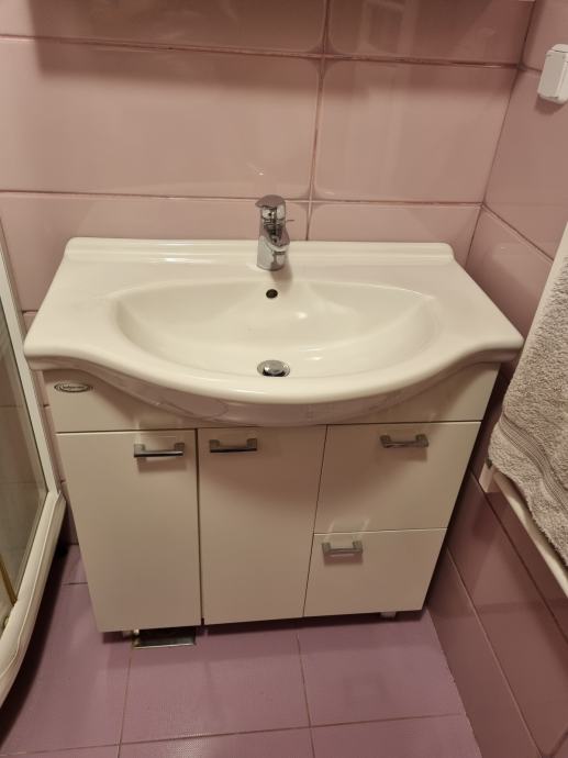 Prodajem korišteni kupaonski namještaj