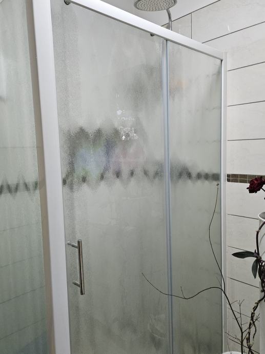 Tuš kabina (mutno staklo)