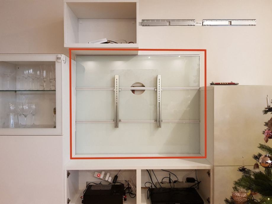 IKEA zidni panel za TV