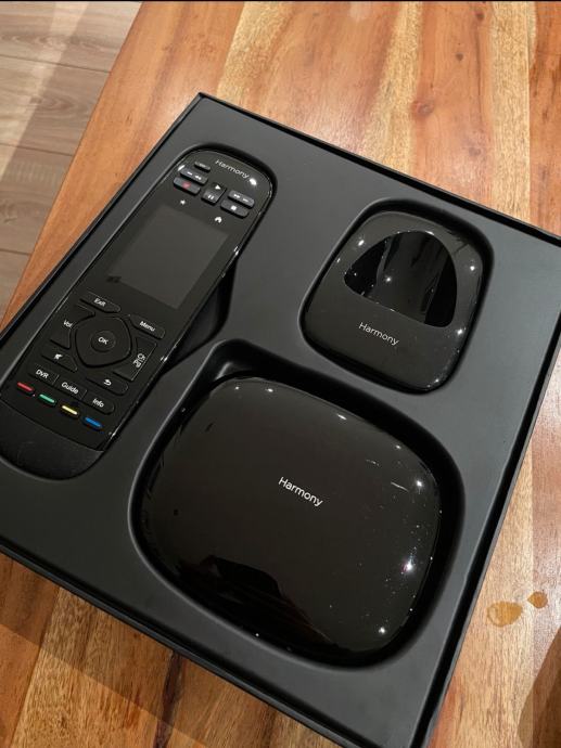 Logitech Harmony Ultimate + Hub