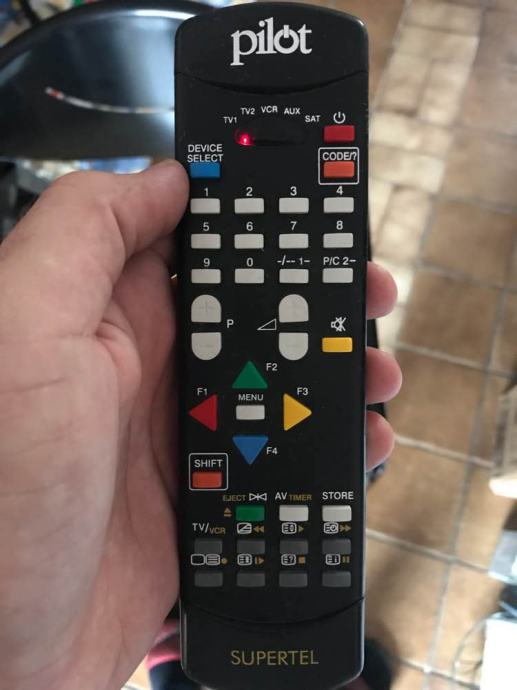 Univerzalni daljinski PILOT