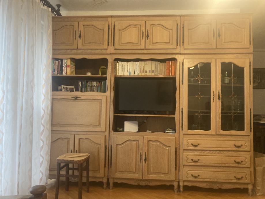 Hrastov regal, ormar