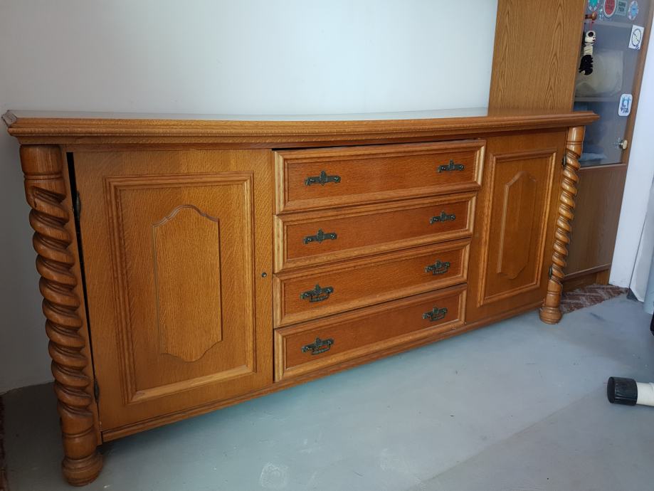 **ODLIČNO OČUVANO** RETRO VITRINA I DVIJE KOMODE