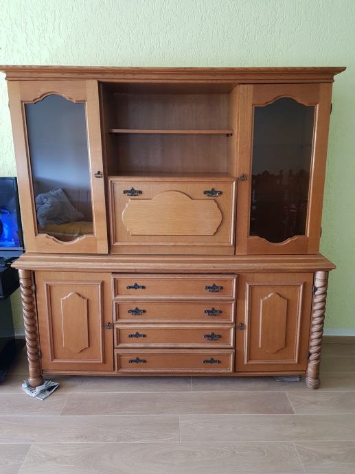 **ODLIČNO OČUVANO** RETRO VITRINA I DVIJE KOMODE