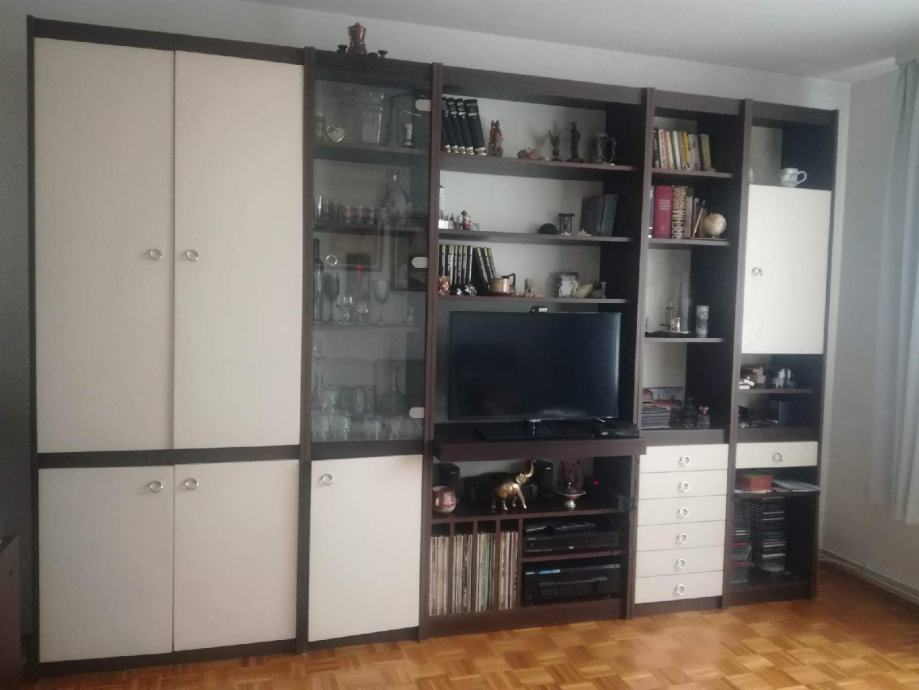 Regal za dnevnu sobu