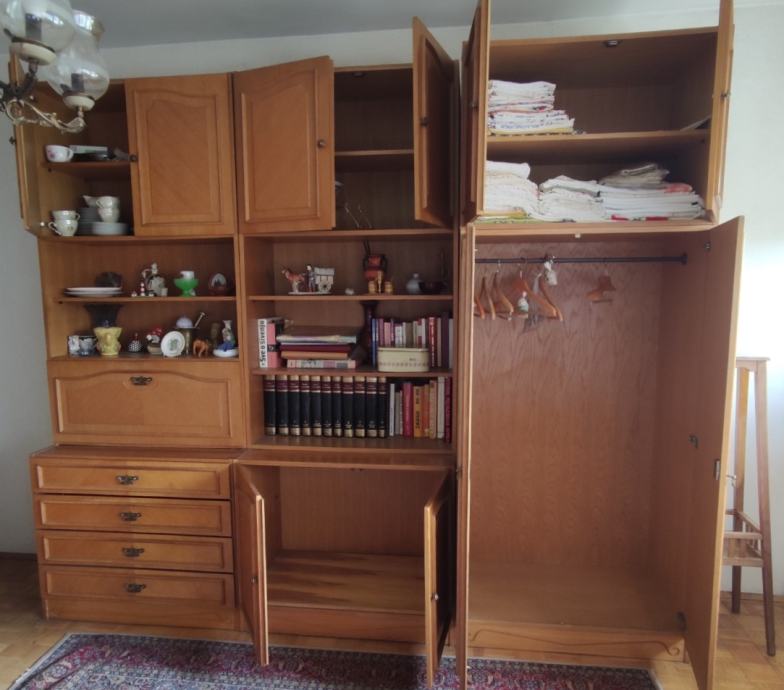 Ormar/Regal od hrastovine