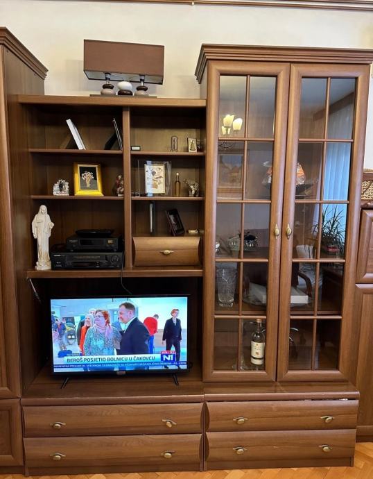 ORMARI, REGAL, VITRINA ZA DNEVNU SOBU