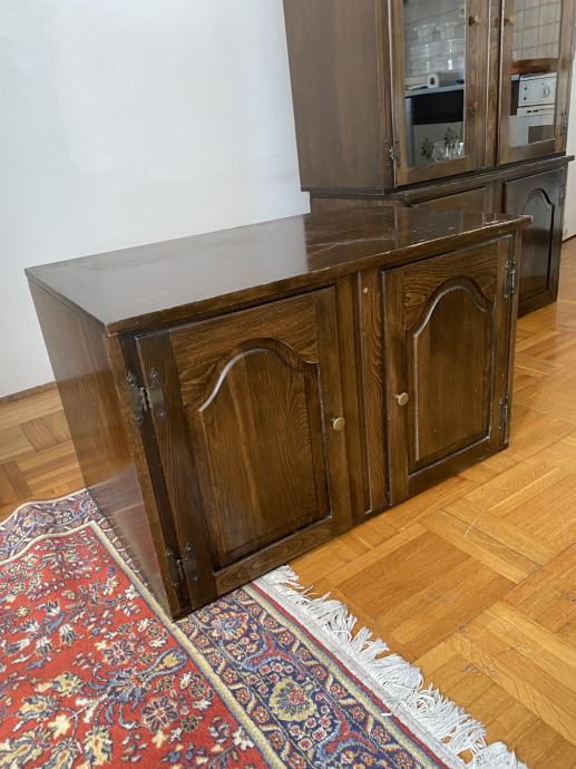 POKLANJAM drvenu komodu