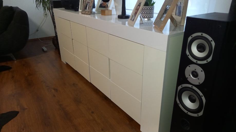 Prekrasna komoda ormaric za dnevnu sobu