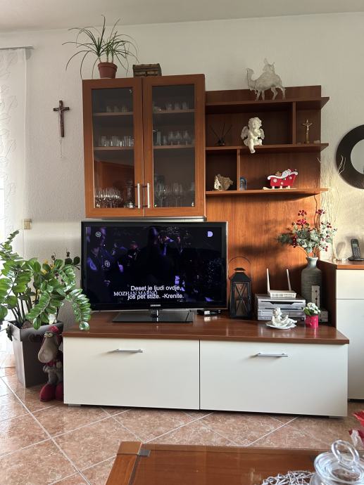 Regal za dnevni boravak