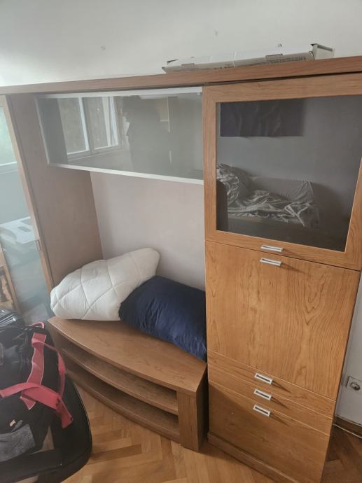 Regal za dnevni boravak