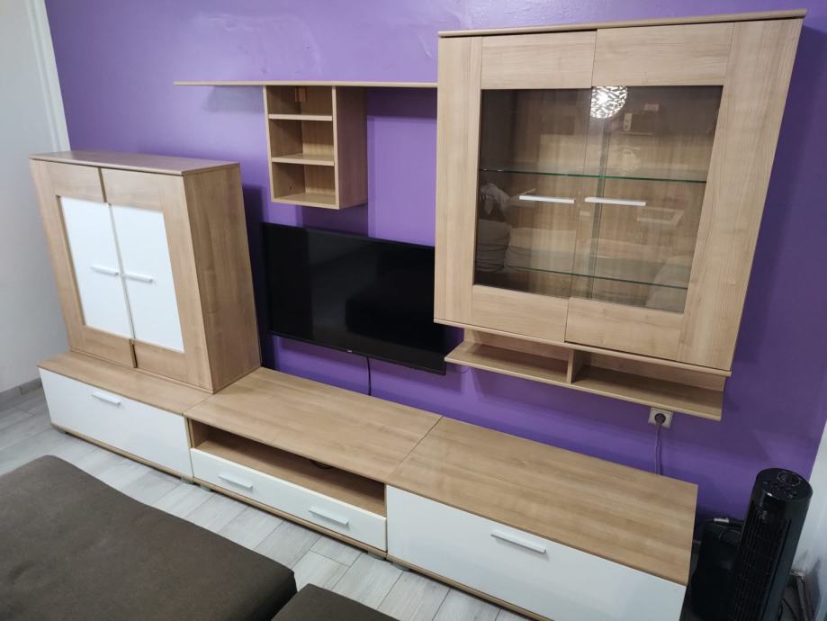 Regal za dnevni boravak