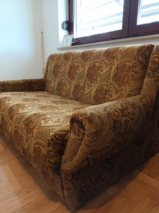 Retro kauč dvosjed na razvlačenje 155x100cm