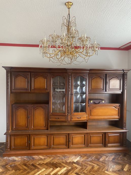 Kvalitetni starinski očuvani regal za dnevnu sobu